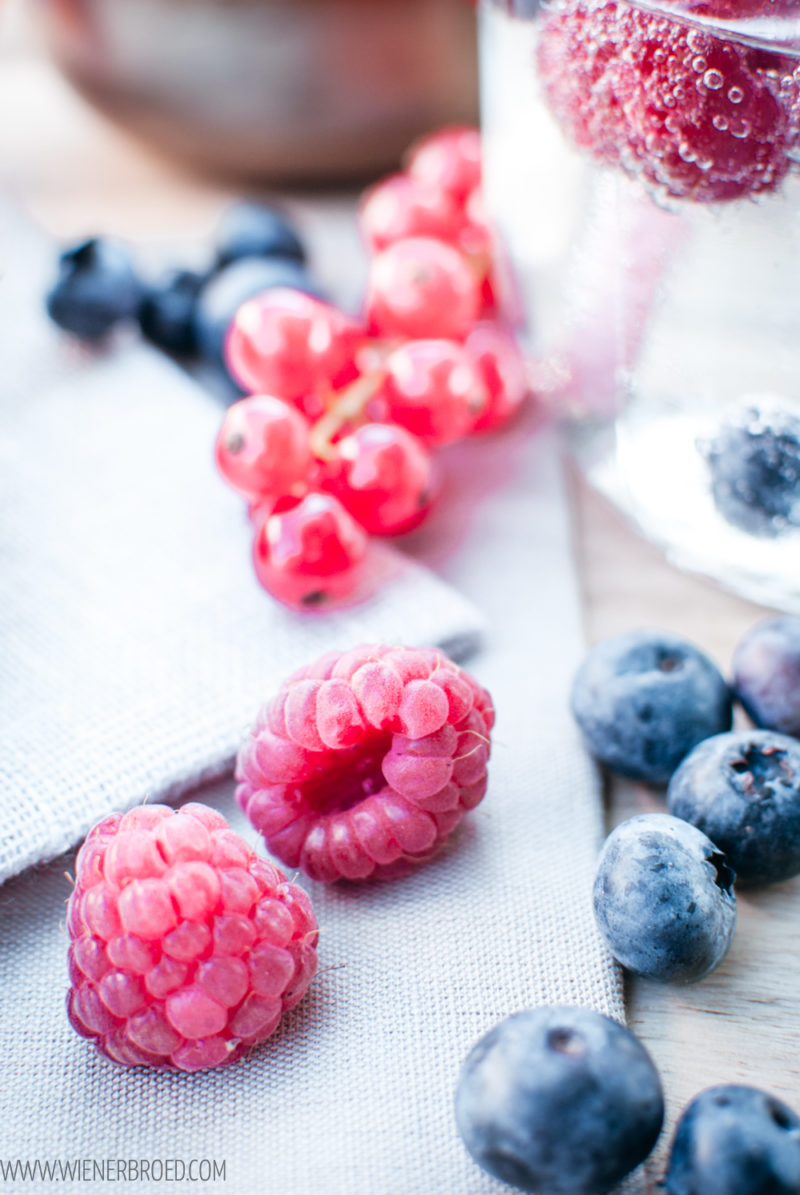 Rote Grütze mit Sahne - Wienerbrød - skandinavisch backen
